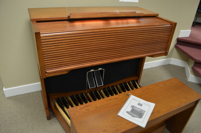Rodgers 751i digital organ