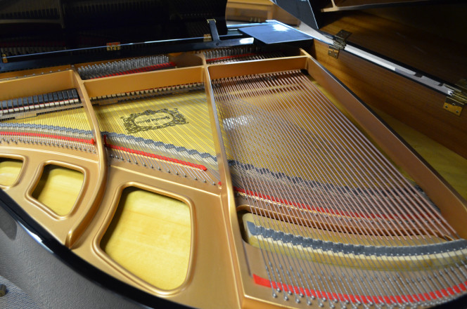 2000 Yamaha GA1 baby grand piano
