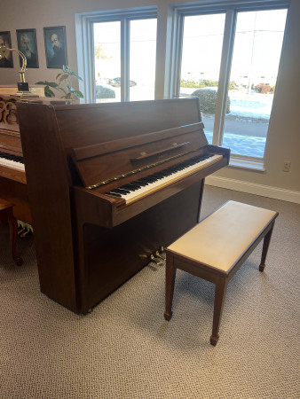 1985 Yamaha P2 contemporary studio piano