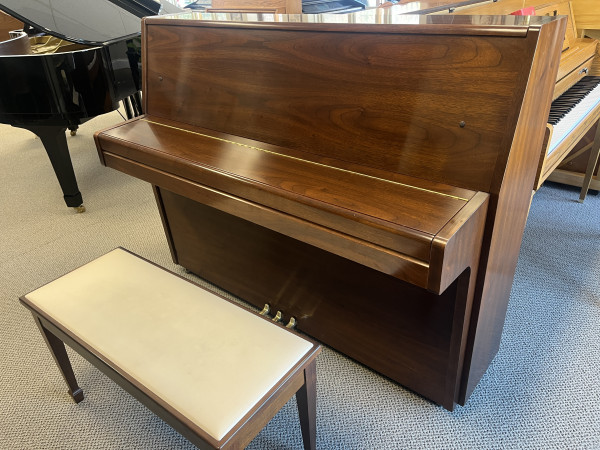 1985 Yamaha P2 contemporary studio piano
